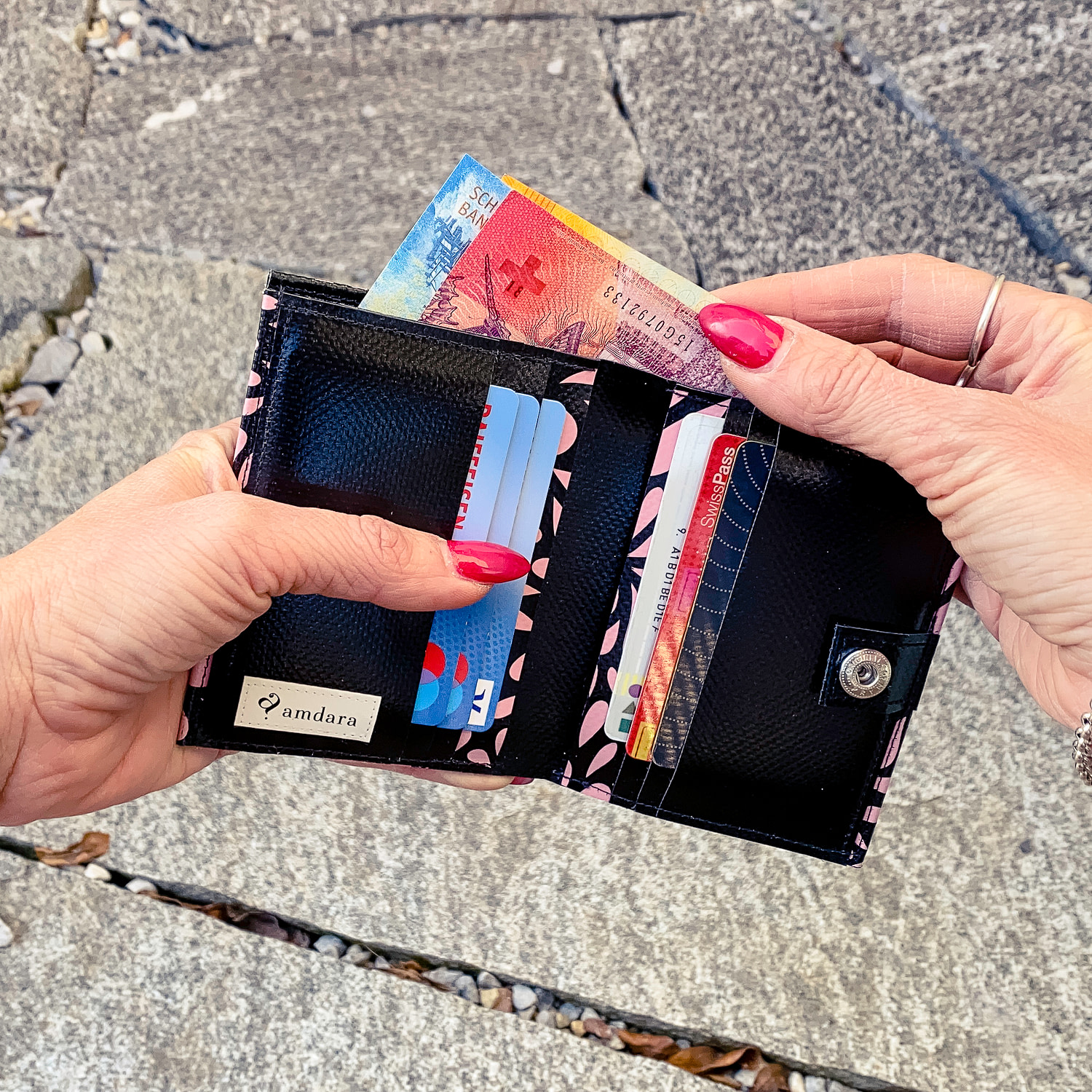 Geld & Karten - amdara